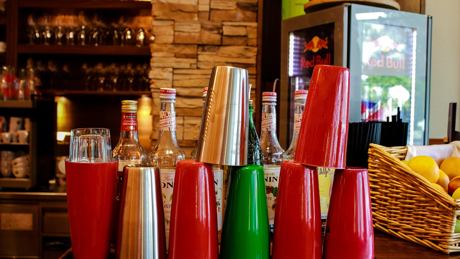 Čím si vybavit domácí bar? Různými druhy alkoholu